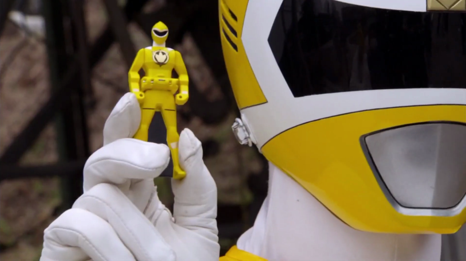 Yellow Dino Ranger Key - Morphin' Legacy